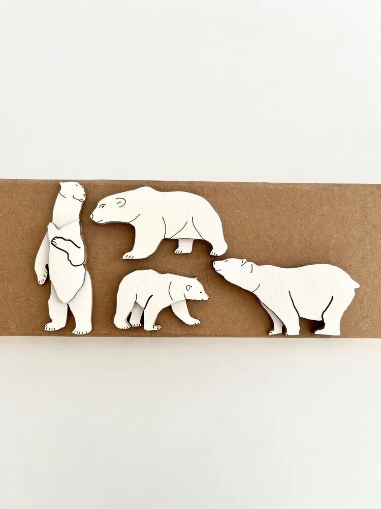 Семья белых медведей - дополнение к карте мира Woodpecker decor / украшение на стену
