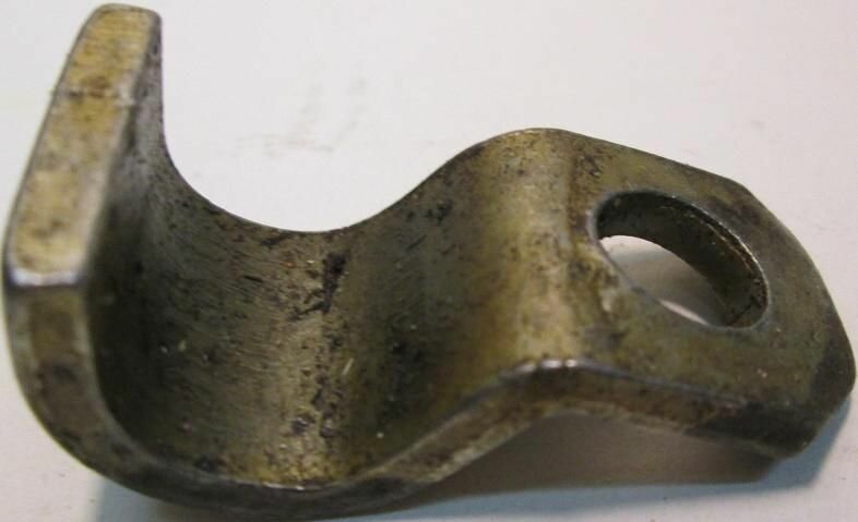 70-6804011 Держатель МТЗ трубопроводов и арматуры пневмопривода тормозов ОАО МТЗ оригинальная запчасть МТЗ