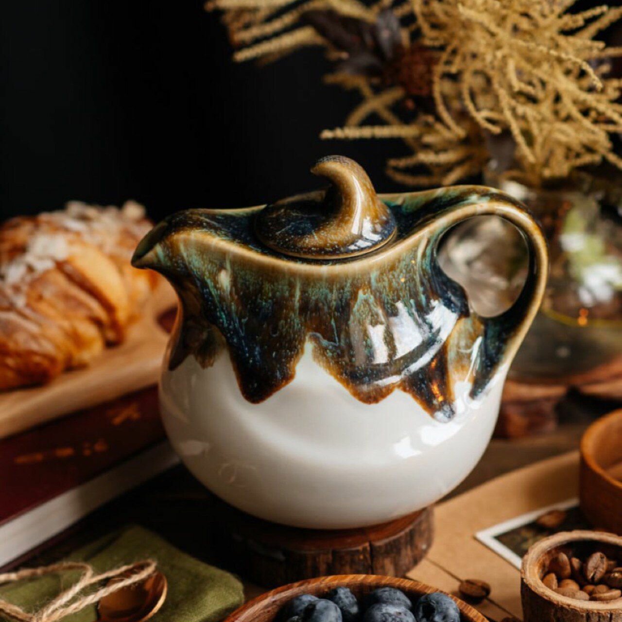 Заварочный чайник ручной работы Цветок Фригг VELES «Водопад Тролля», фарфор, 700 мл