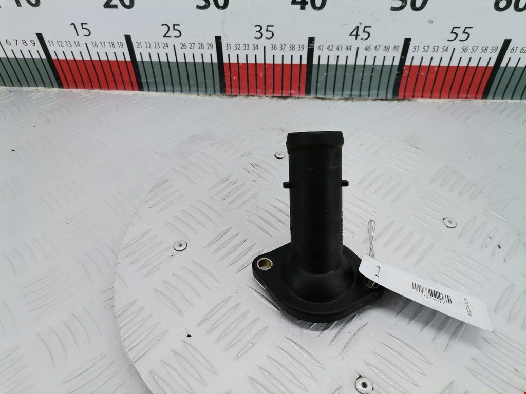 Корпус термостата Audi A2 8Z 045121121A арт. 1761447