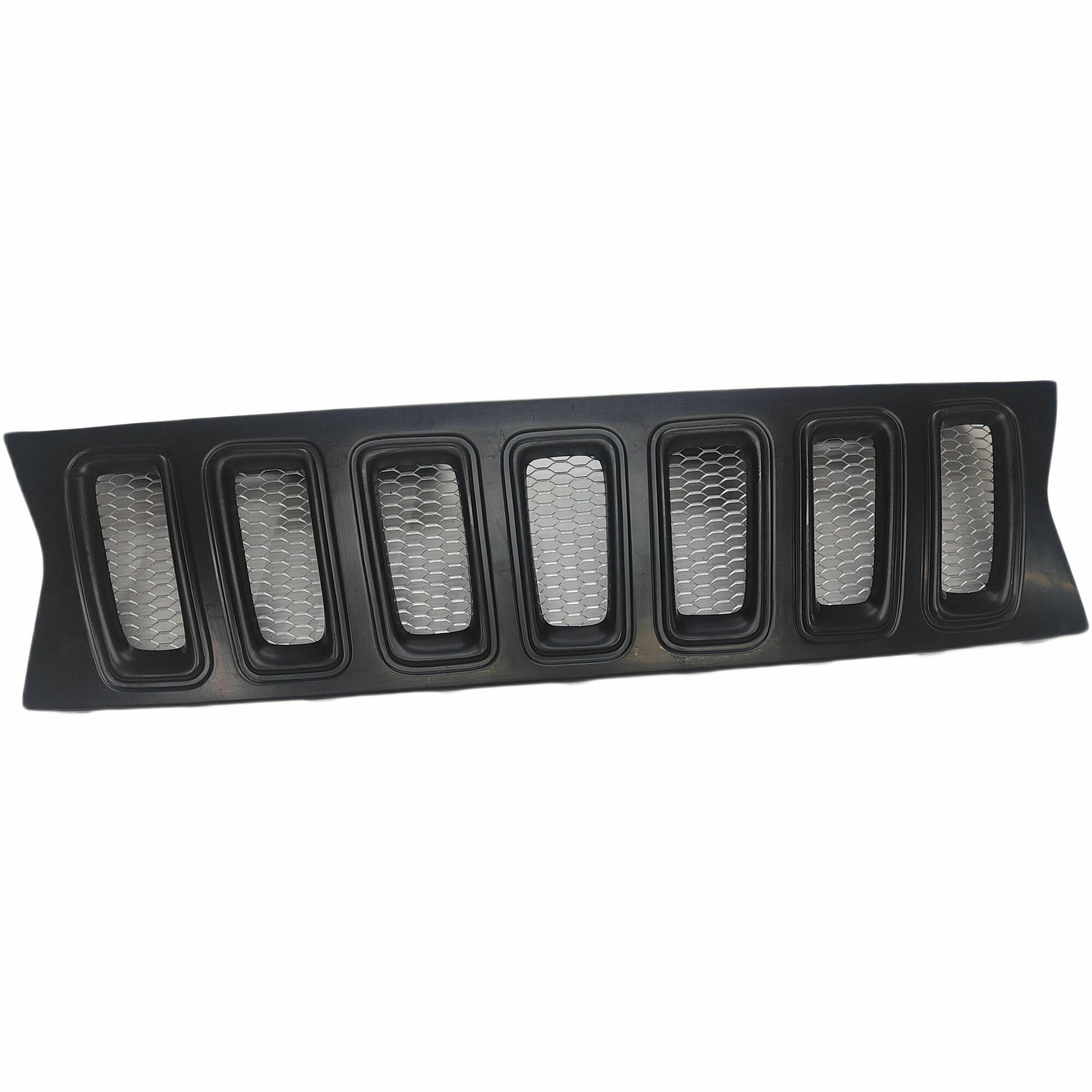 Решетка радиатора Renault Duster