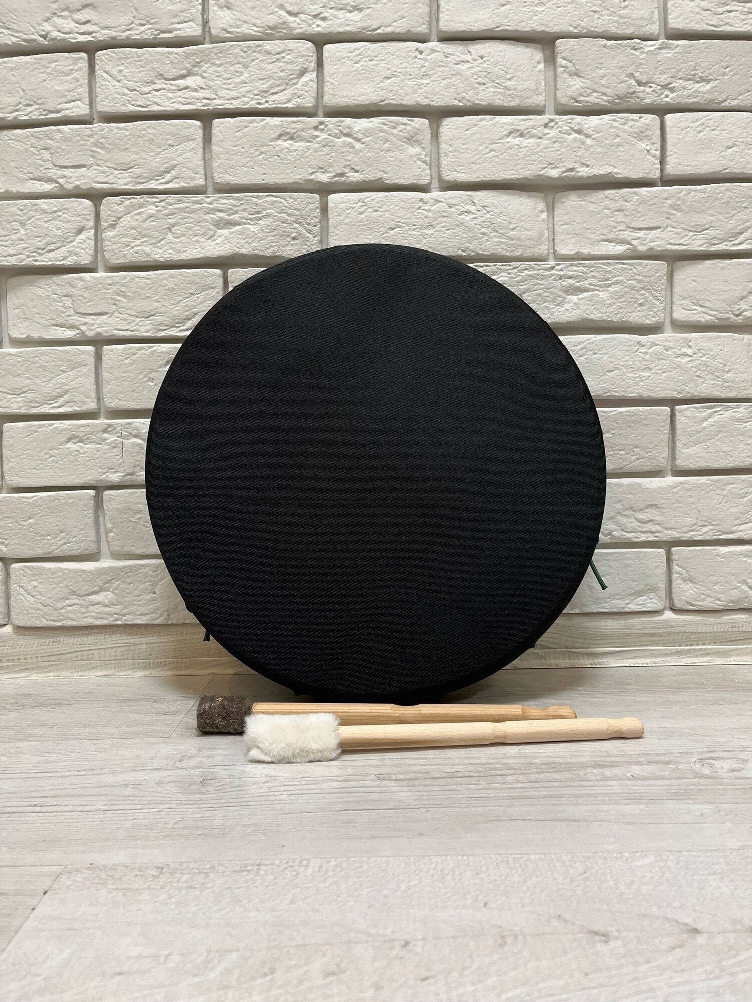 Бубен шаманский из ткани с двумя колотушками, чёрный, диаметр 40 см