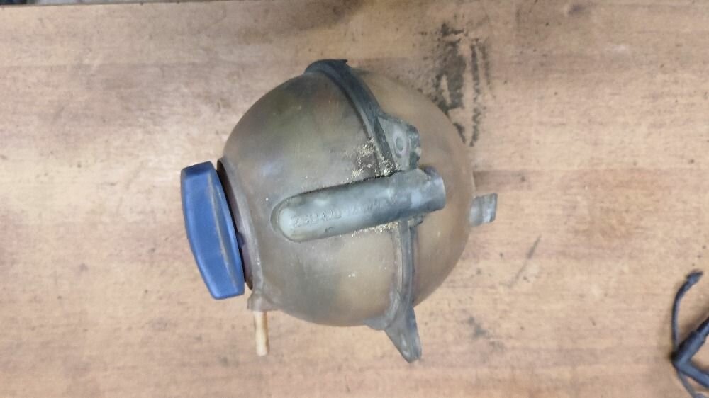 Бачок расширительный Skoda Octavia A4 1J0121403A