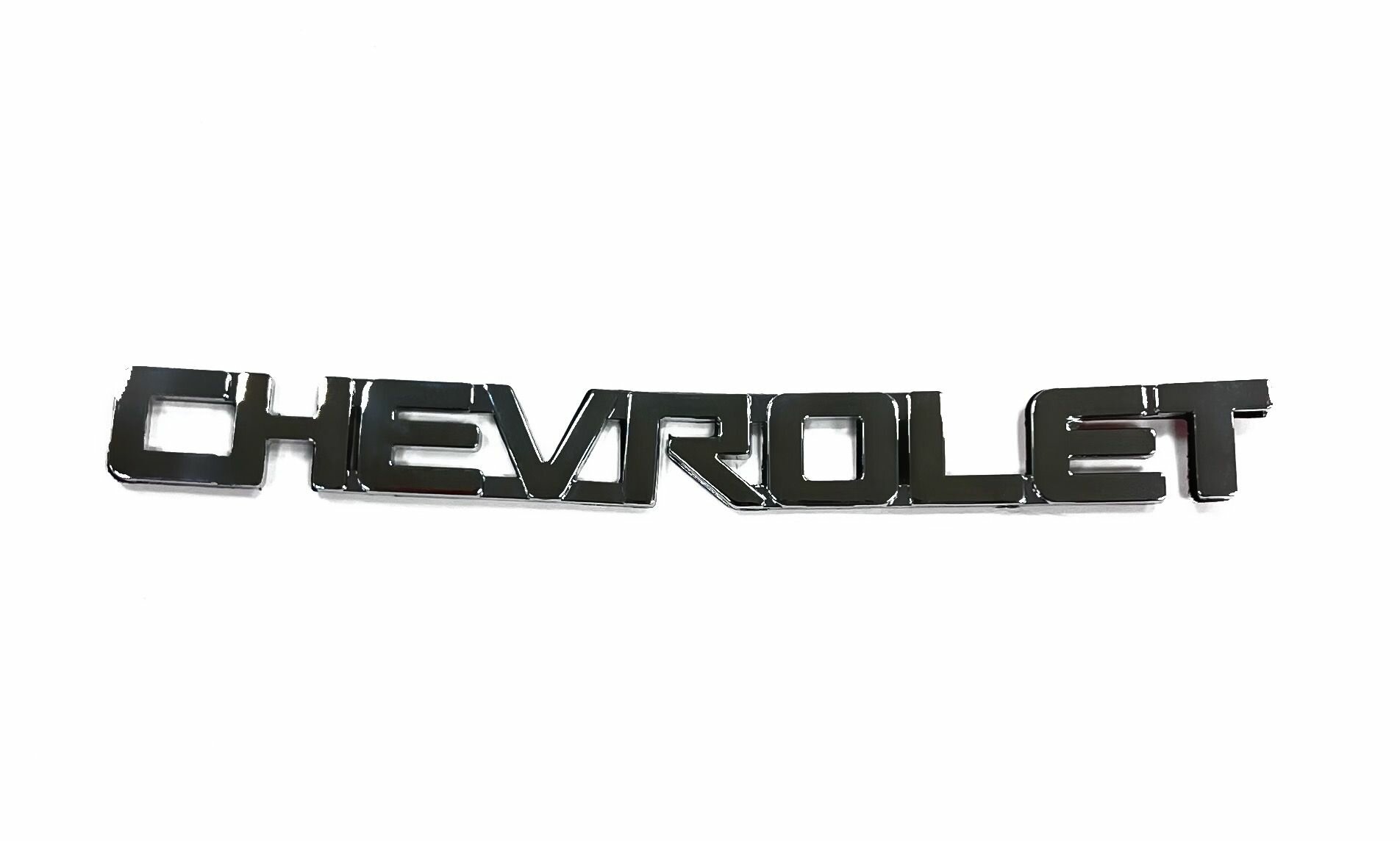 Шильдик "CHEVROLET" на багажник авто хром (длина 20см). Шевроле