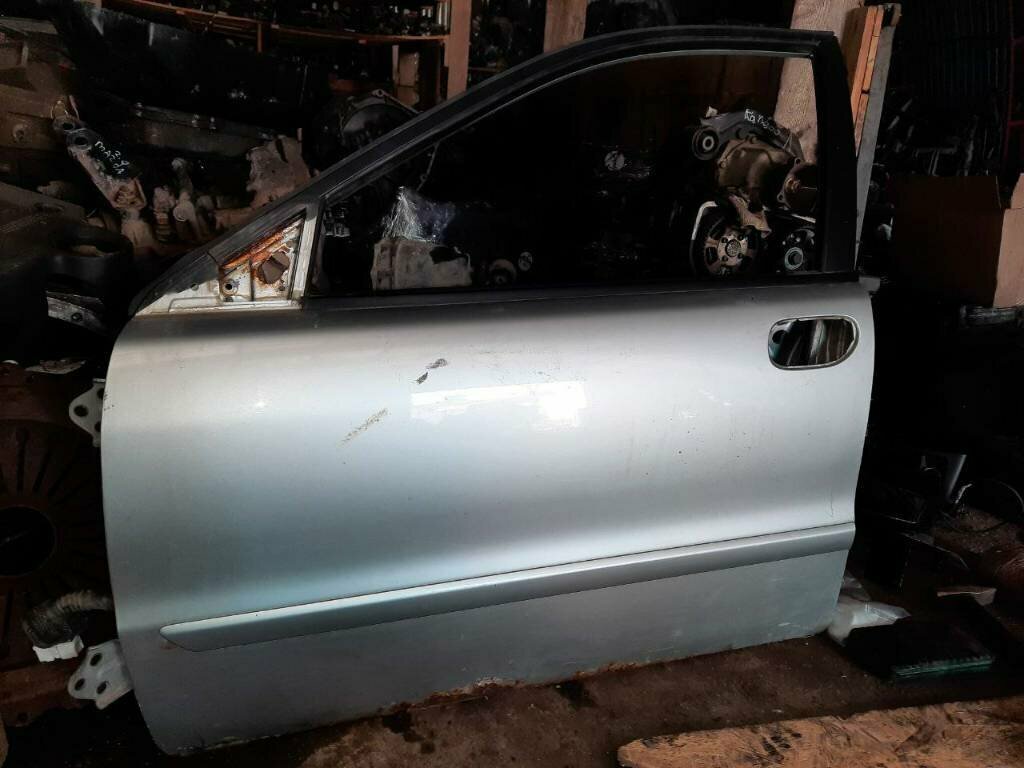 Дверь передняя левая Volvo V40 2-й рест. 2004