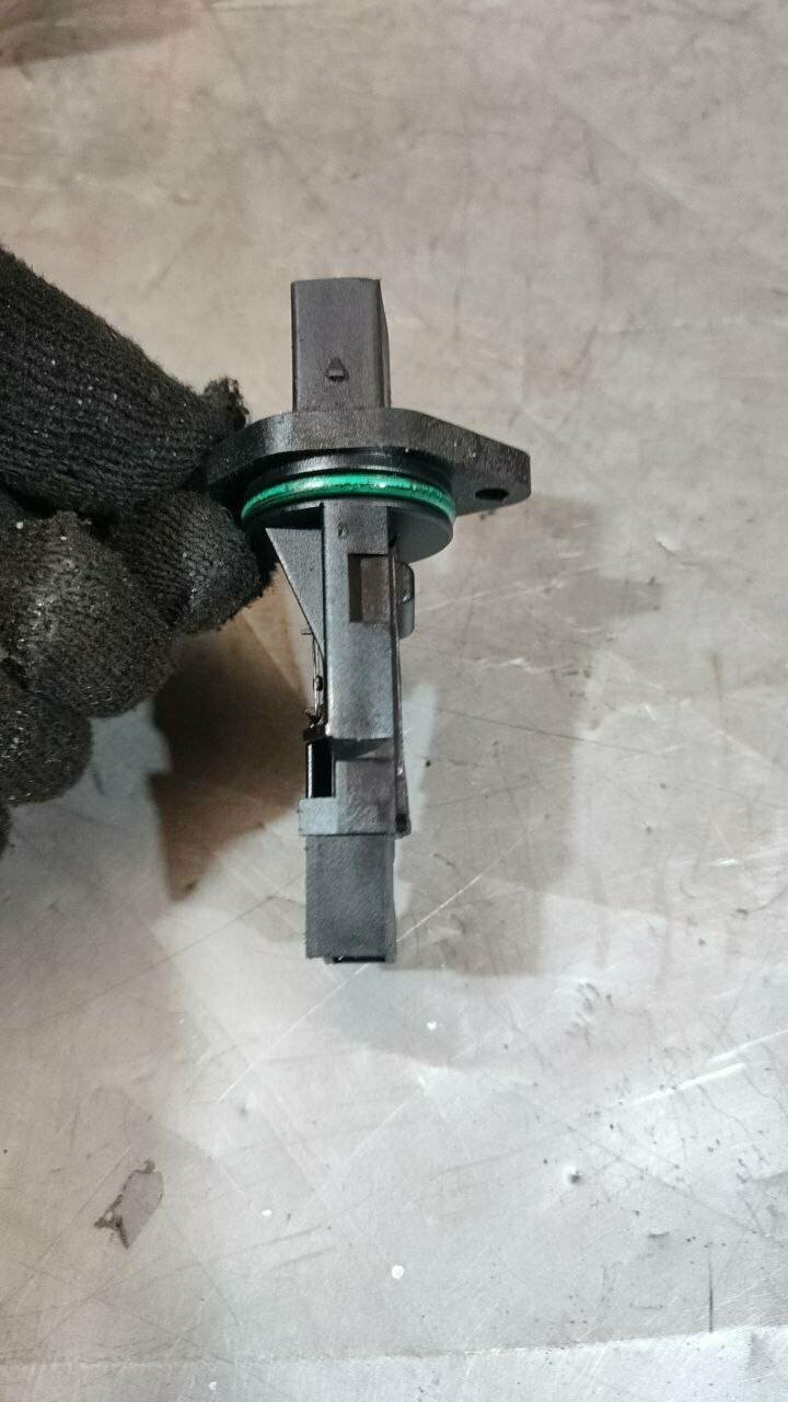 Расходомер воздуха BMW 3 E46 (1997 - 2003) F00C2G2062