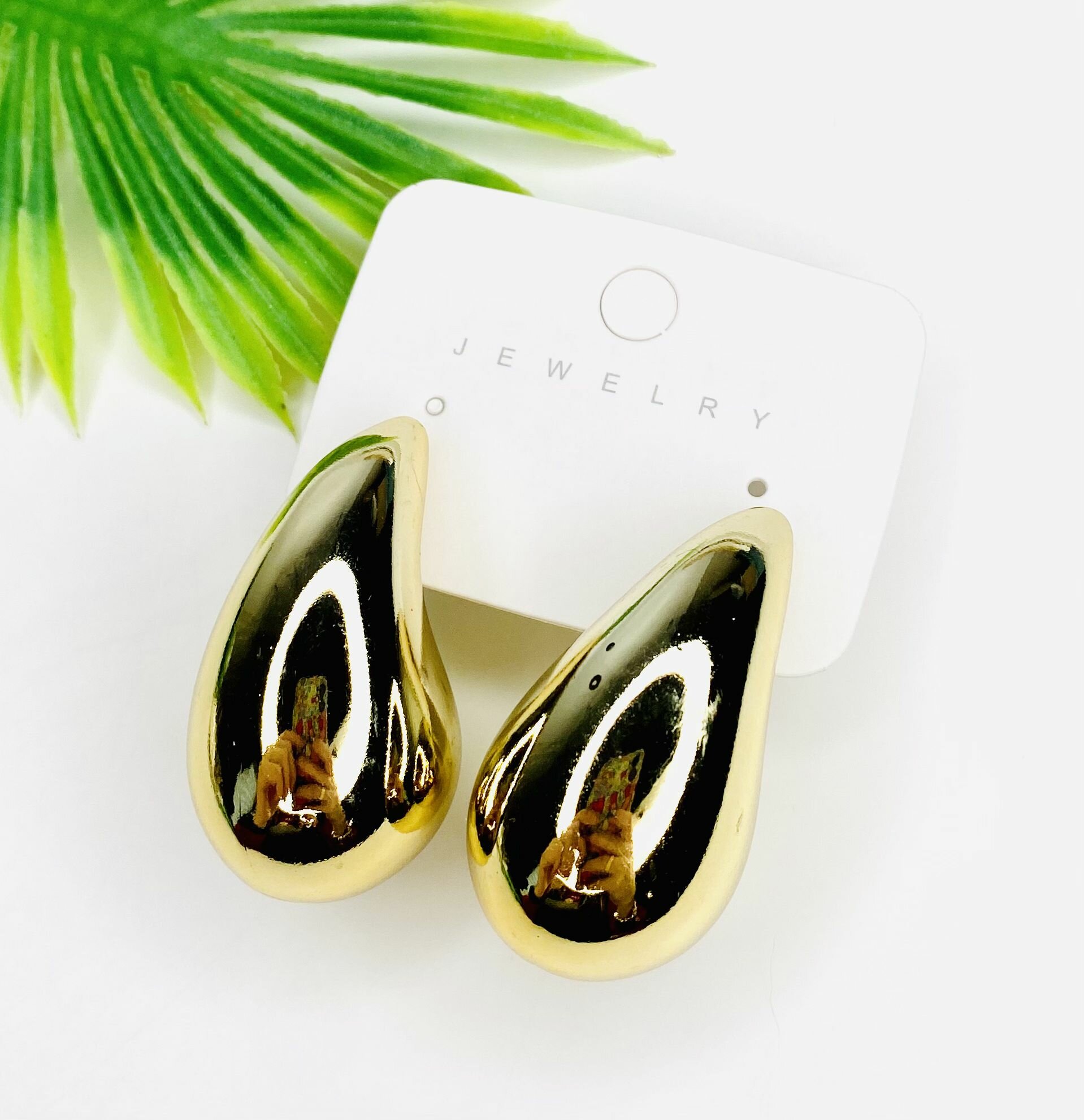 Серьги, пластик