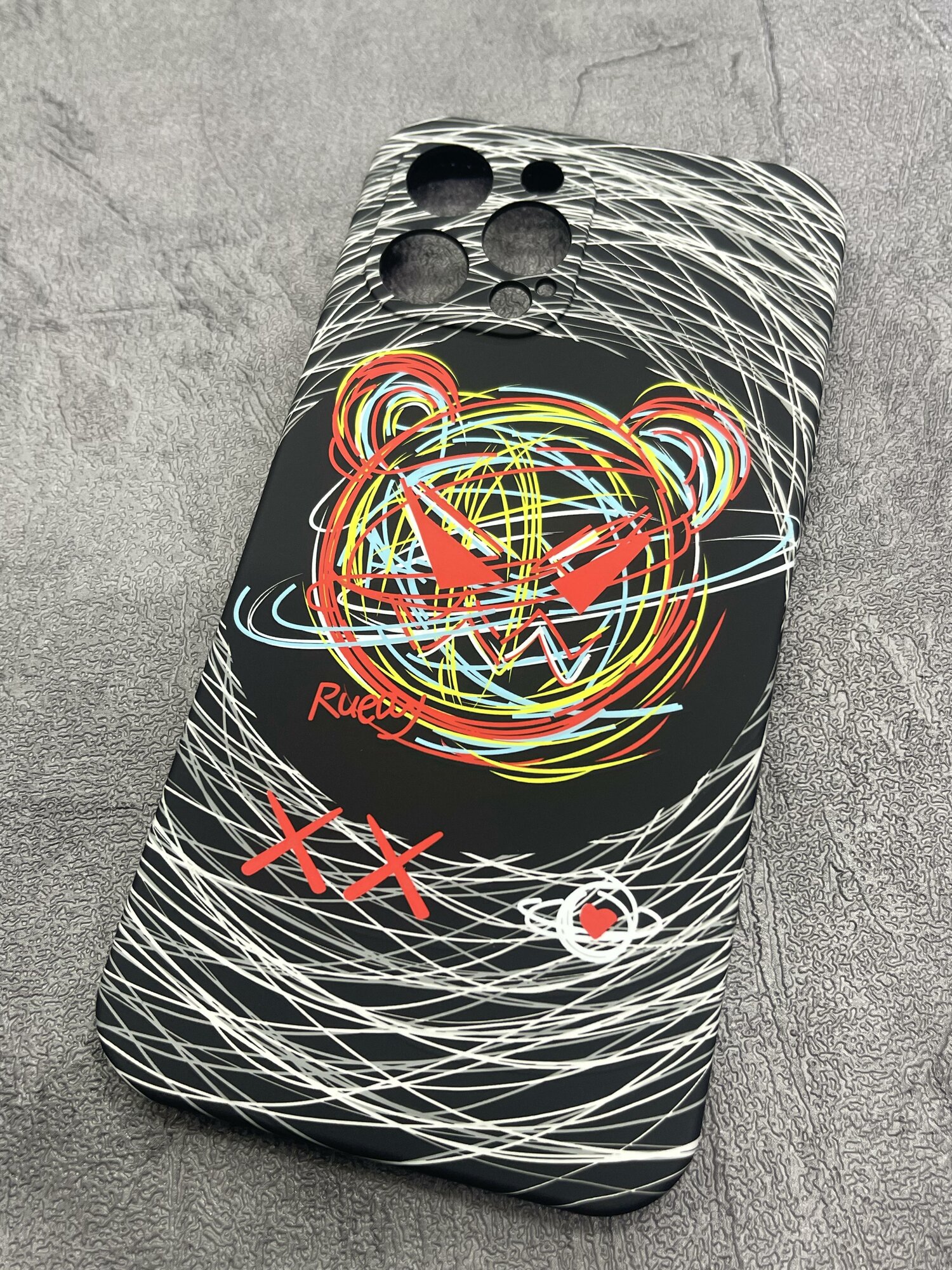 Чехол на iphone 12 Pro Max, защитный кейс Luxo на айфон 12 Про Макс кавс , soft-touch , с флуоресцентным рисунком Kaws