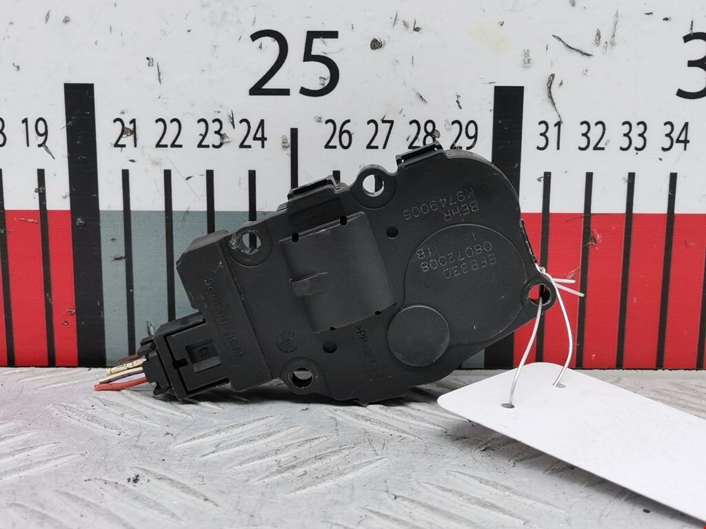 Сервопривод (электропривод моторчик привода) заслонки печки Mercedes C-Class (W204) A2219066900 арт. 1881981