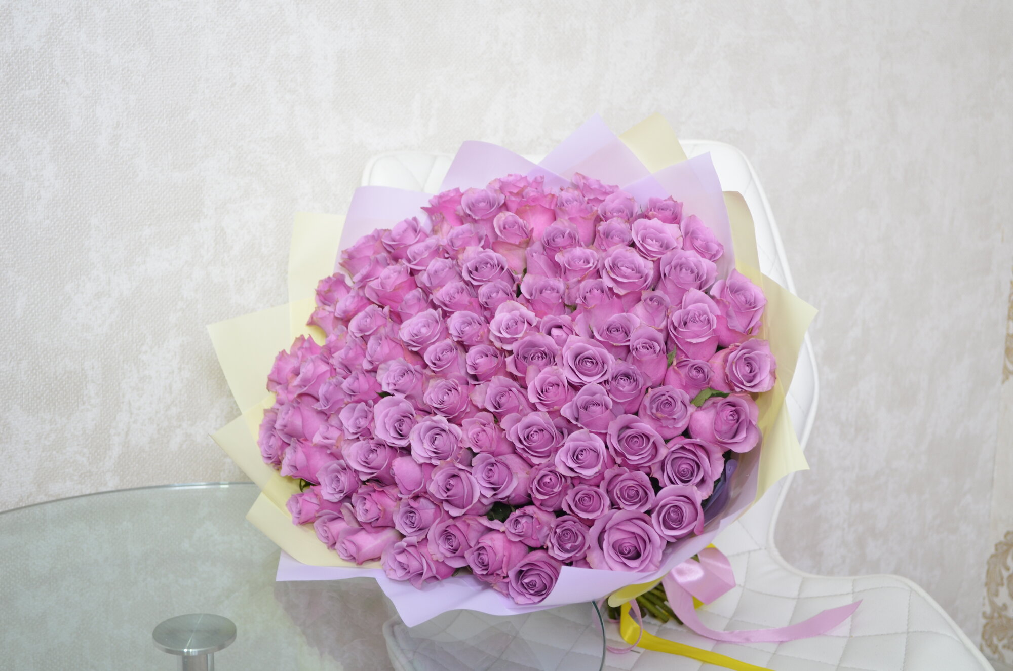 Букет Lavie Flowers "Сиреневая роза", 101 цветок, высота 40 см, монобукет