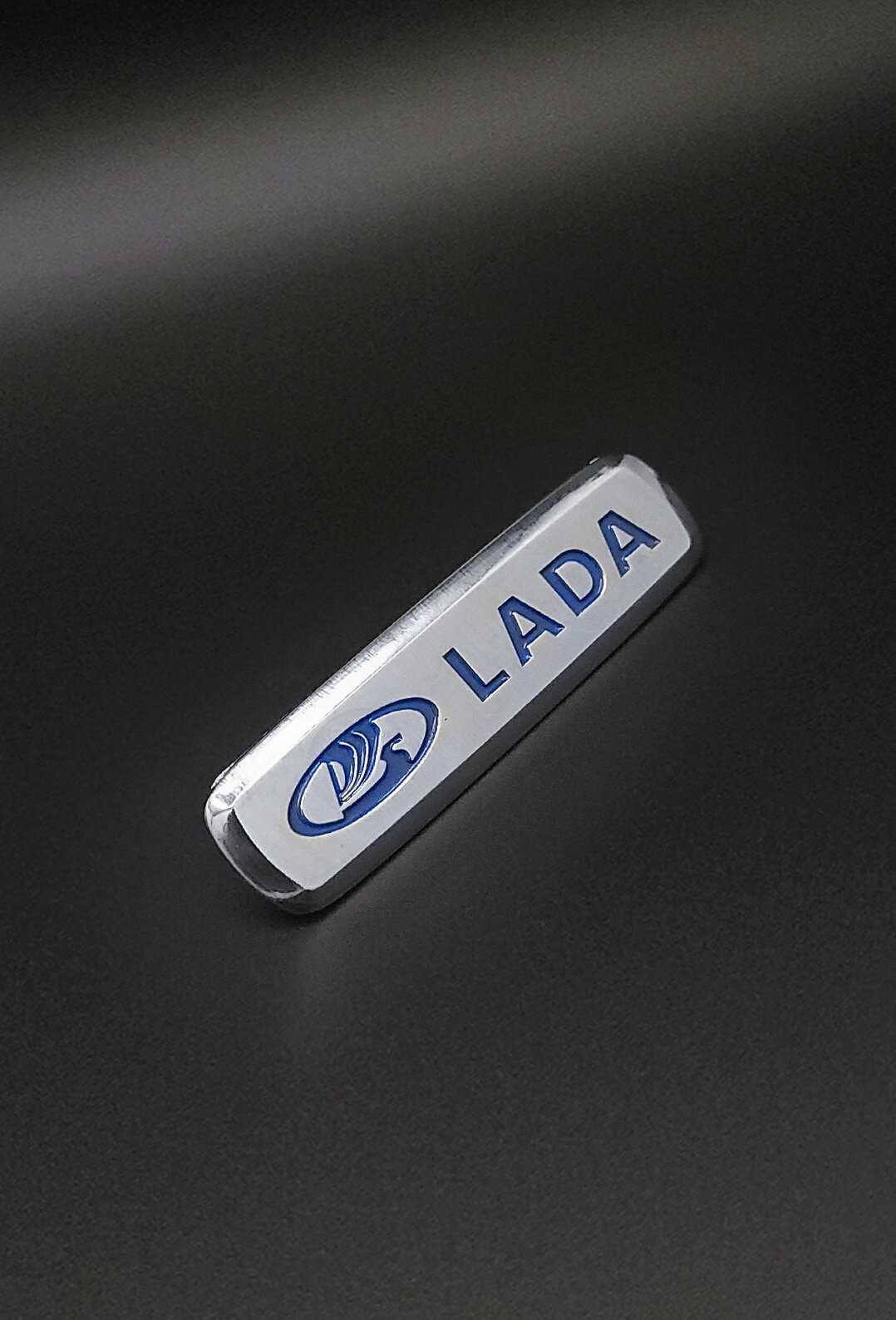 Шильдик (логотип) Lada металлический для автоковриков