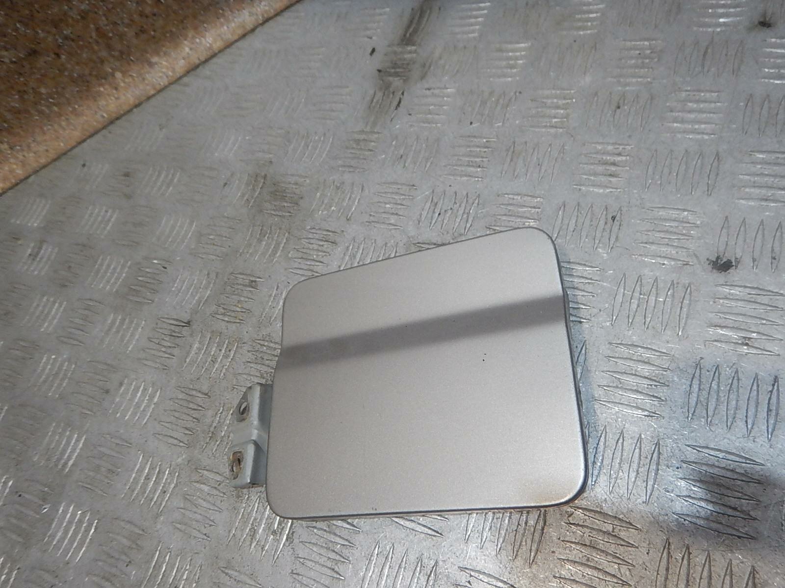 Б/У Лючок бензобака, Mitsubishi (Митсубиси)-PAJERO MINI (98-12) MITSUBISHI PAJERO MINI (98-12) купе Мелкие царапины. 4650...