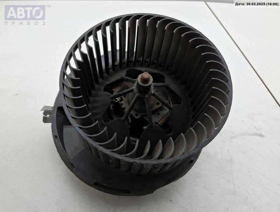 Двигатель отопителя (моторчик печки) Volkswagen Passat B6