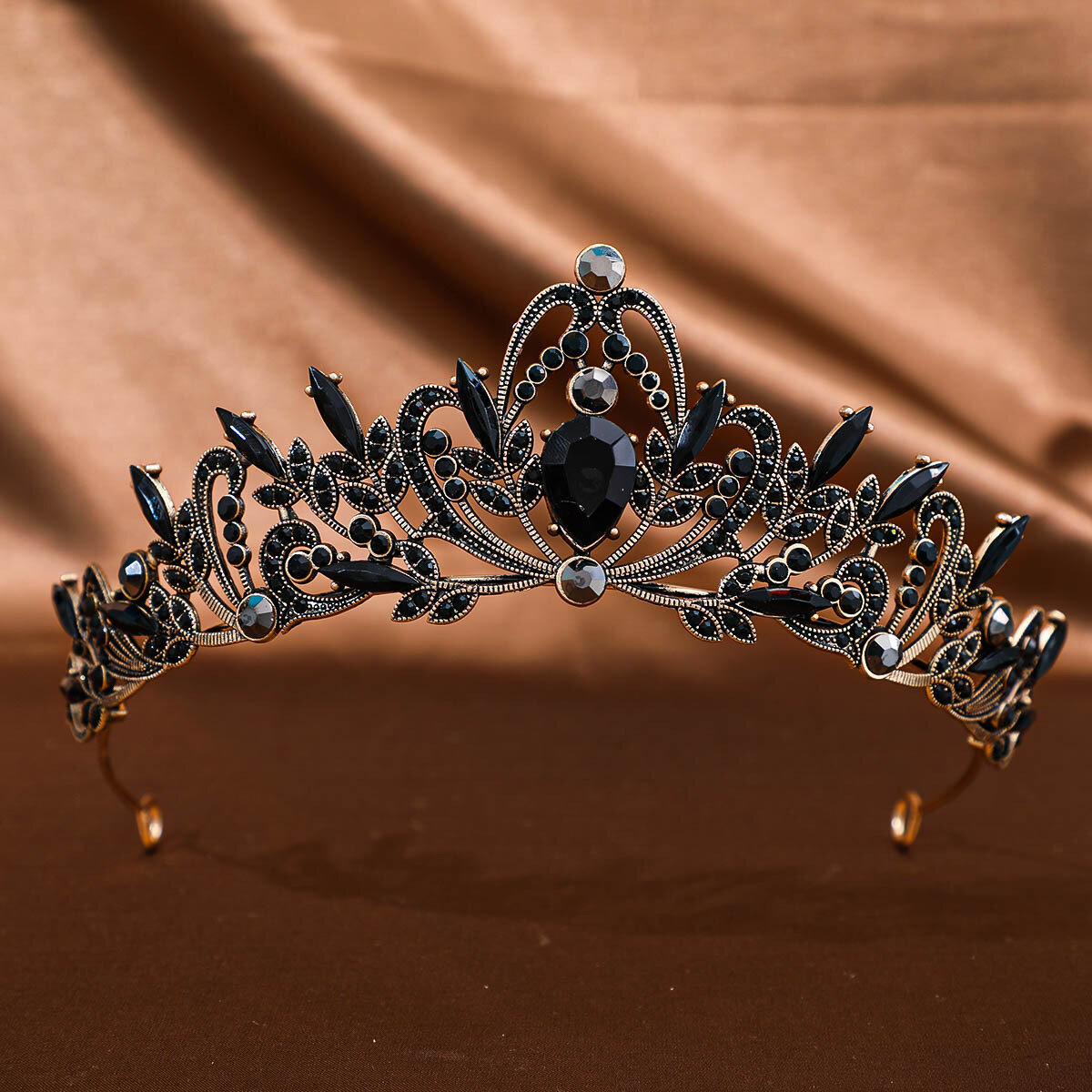 Корона Туан Минг, свадебная, с кристаллами, черная