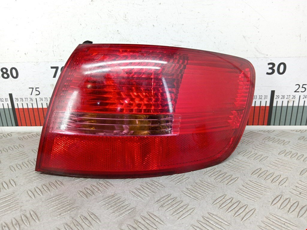 Фонарь задний правый Audi A6 C6 4F9945096 арт. 2214334