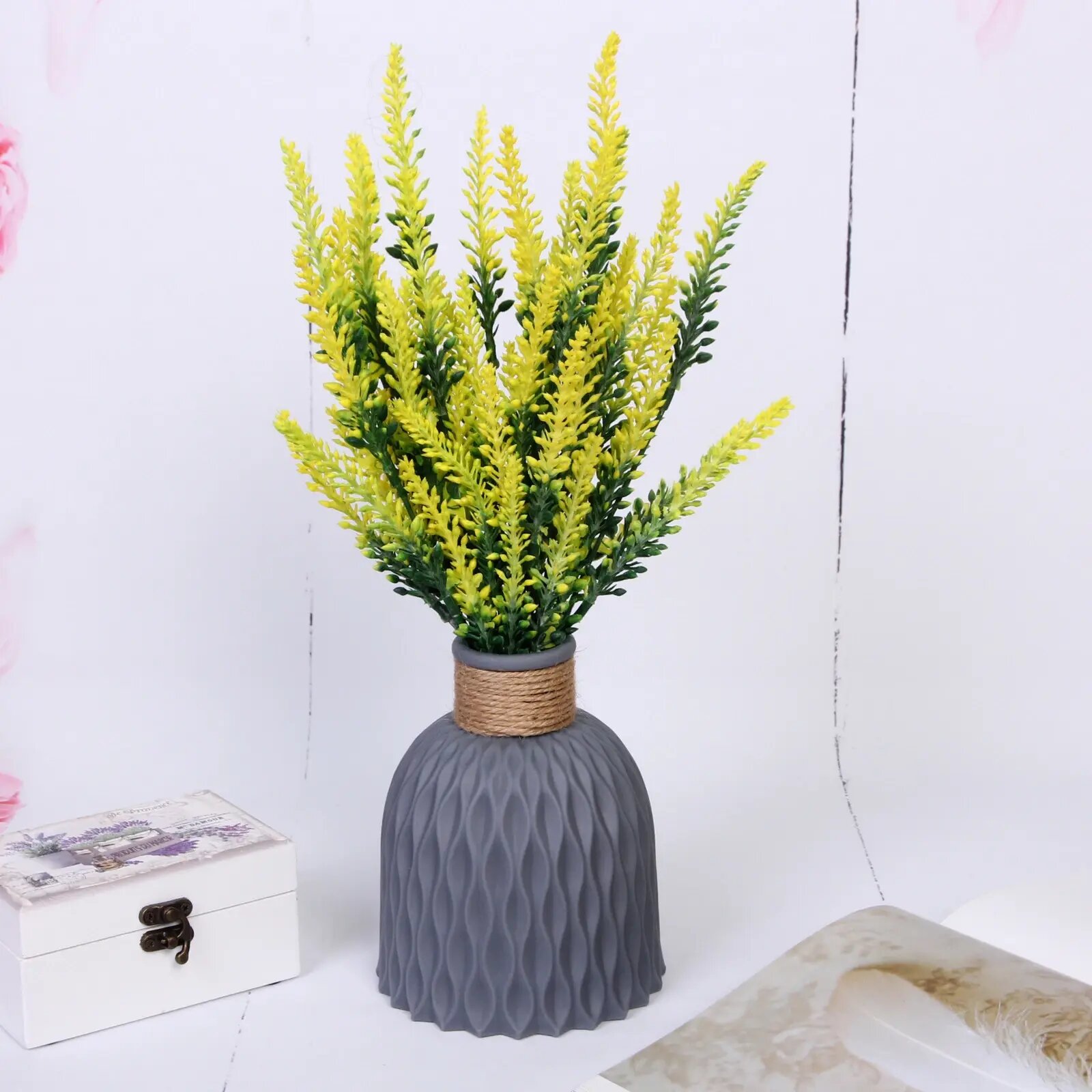 Ваза пластиковая "Розали" 12x15см, цвет серый, рельефная текстура, декор бечёвкой