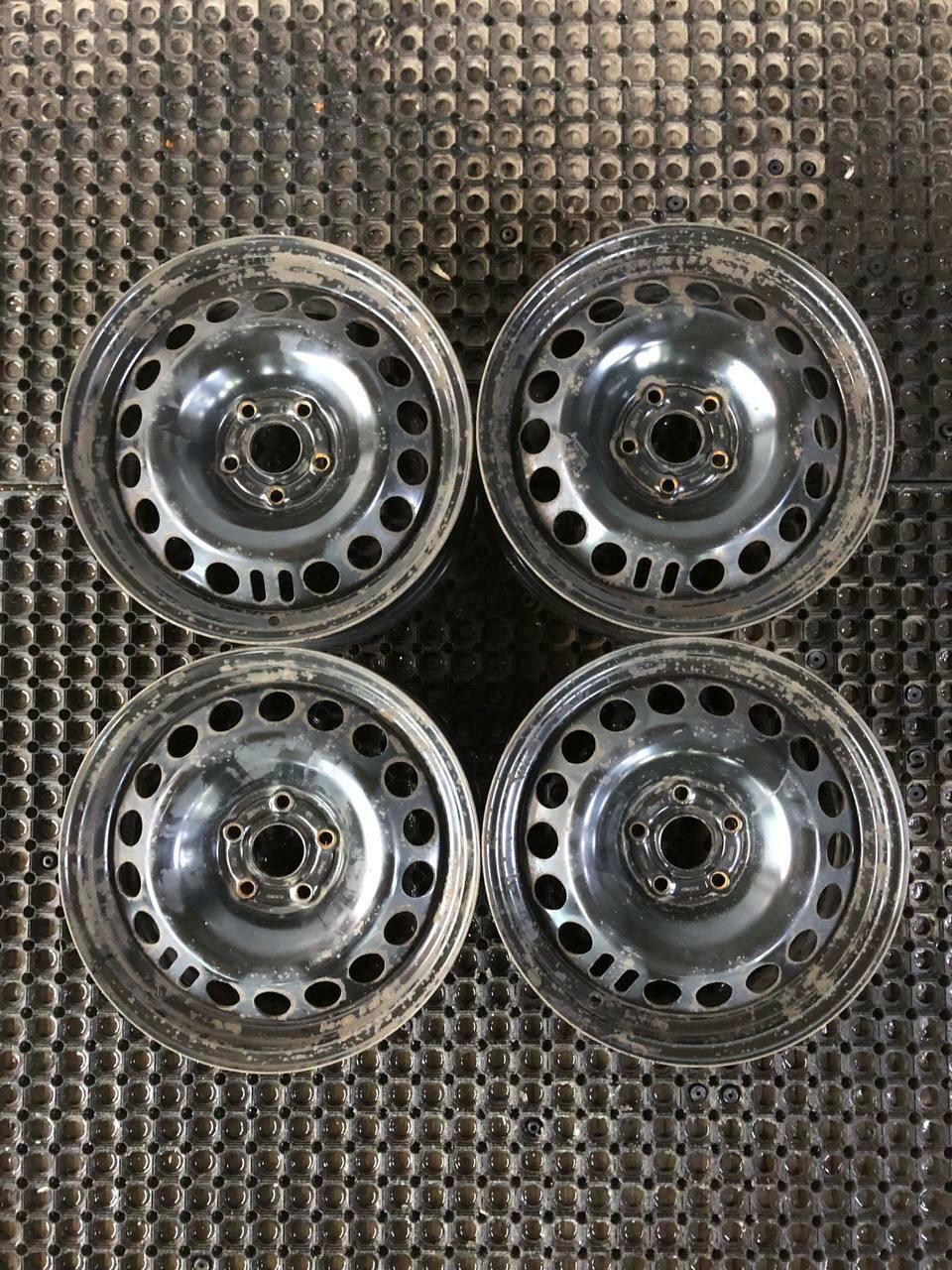 Колесные диски Штампованные 16x6.5 PCD 5x105 D56.6 ET39 (оригинал)