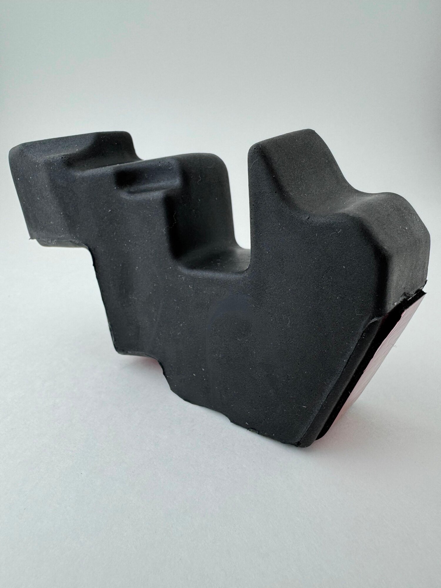 Кожух уплотнителя капота левый 864321R000. Для Hyundai Solaris 2011-2016. Hyundai Accent 2011 - 2019.