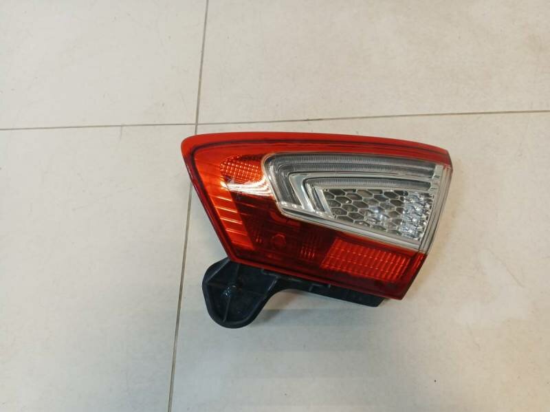 Фонарь задний внутренний правый Ford Mondeo 4 2007-2015