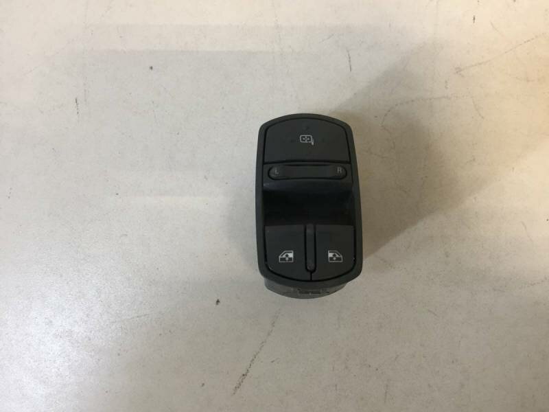 Блок управления стеклоподъемниками Opel Corsa D 2006-2015 кат.номер: 13258521