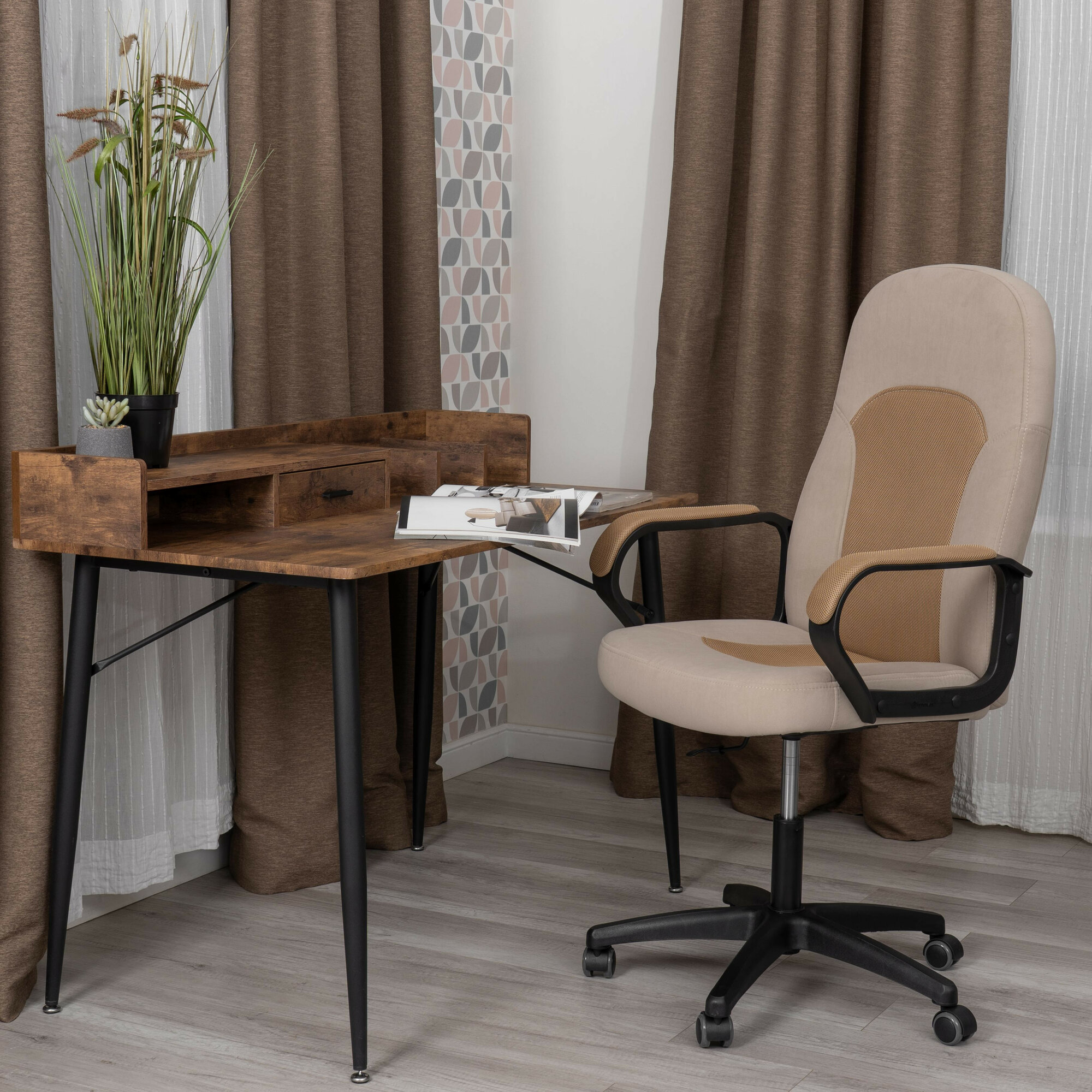 Кресло компьютерное офисное TetChair, с подлокотниками, велюр/ткань, бежевый/бронза