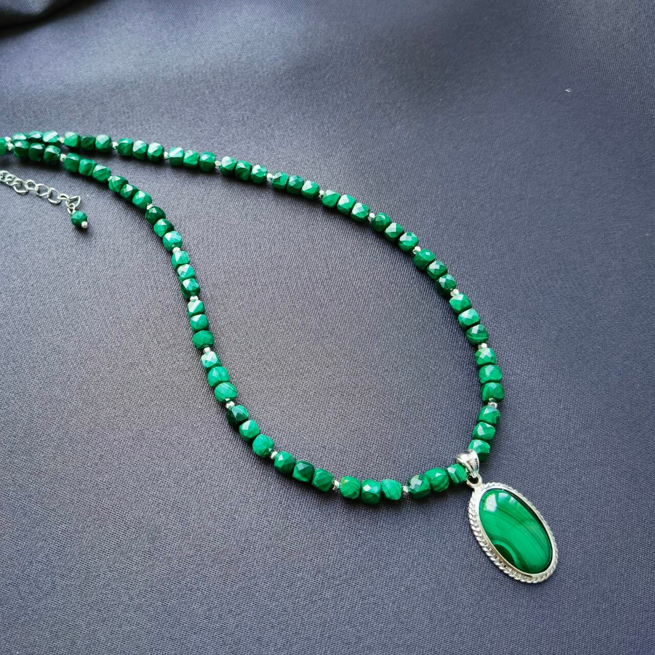 Колье, малахит