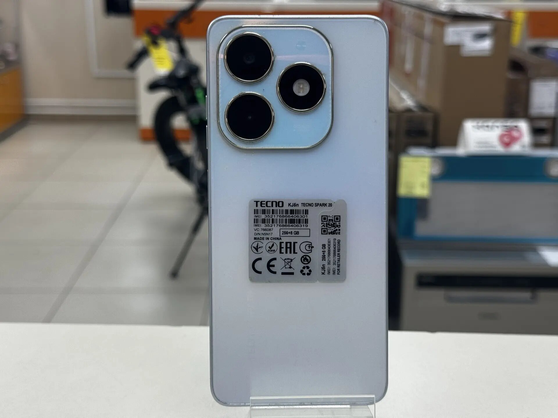 Смартфон Tecno Spark 20 8/256, (Б/У), уценка