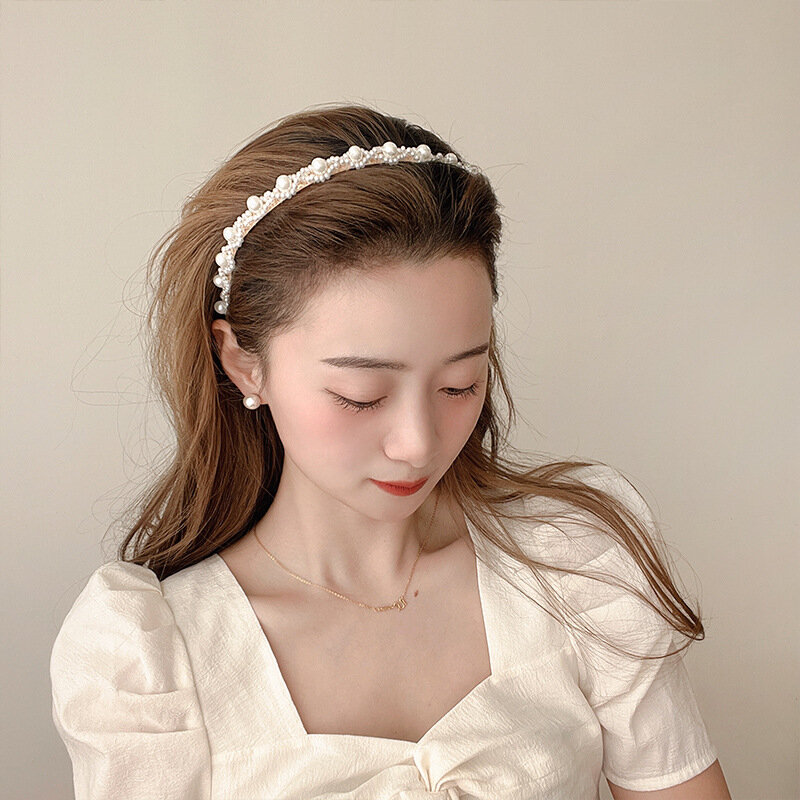 Ободок женский для волос металлический с белыми жемчужинками