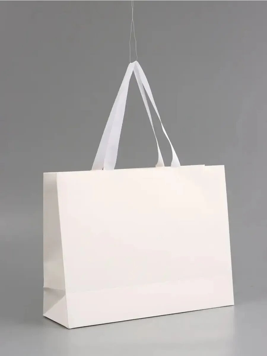 Стильный белый подарочный пакет 32х25х11 см