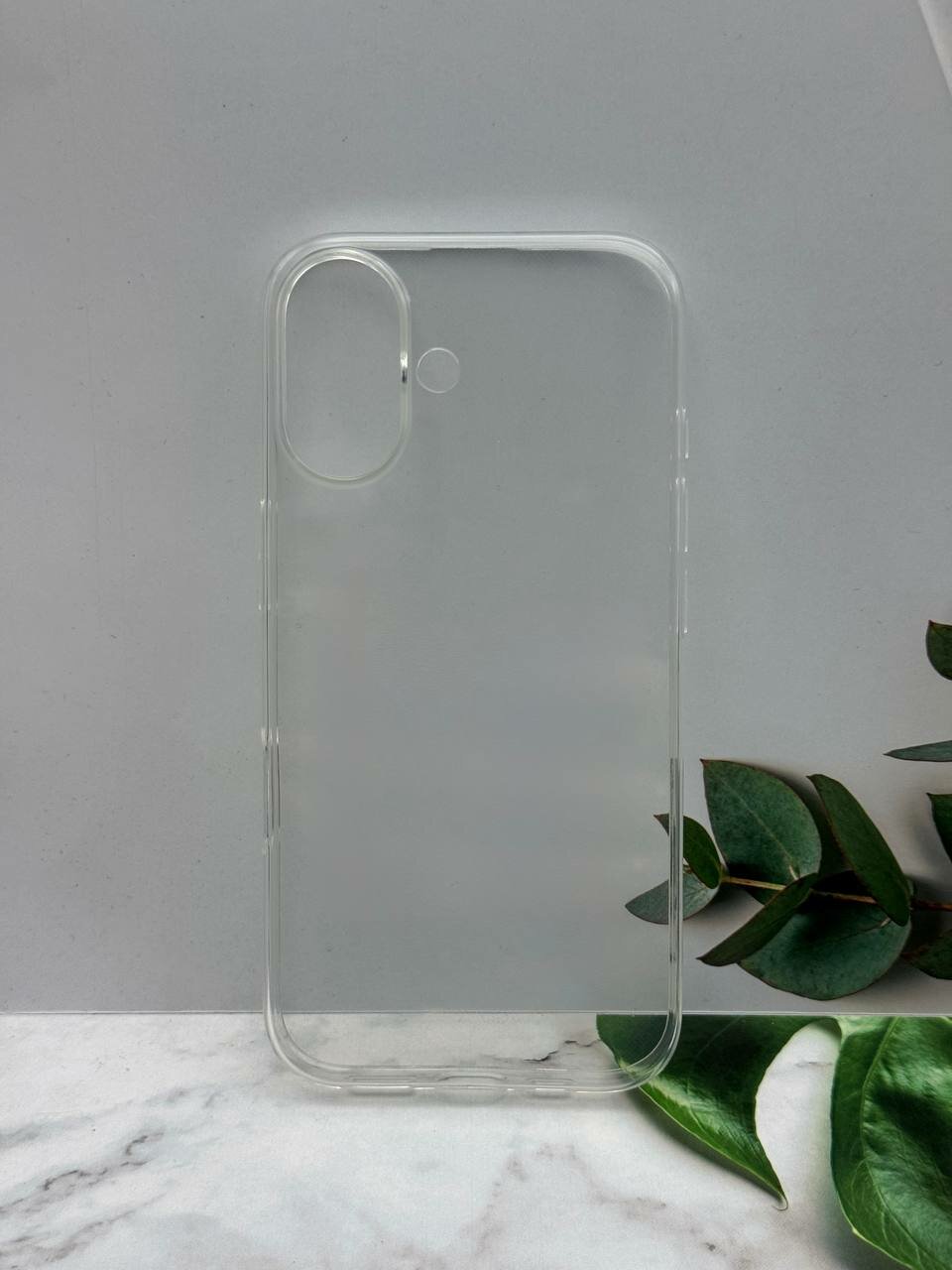 Силиконовый чехол на iPhone 16 защитный