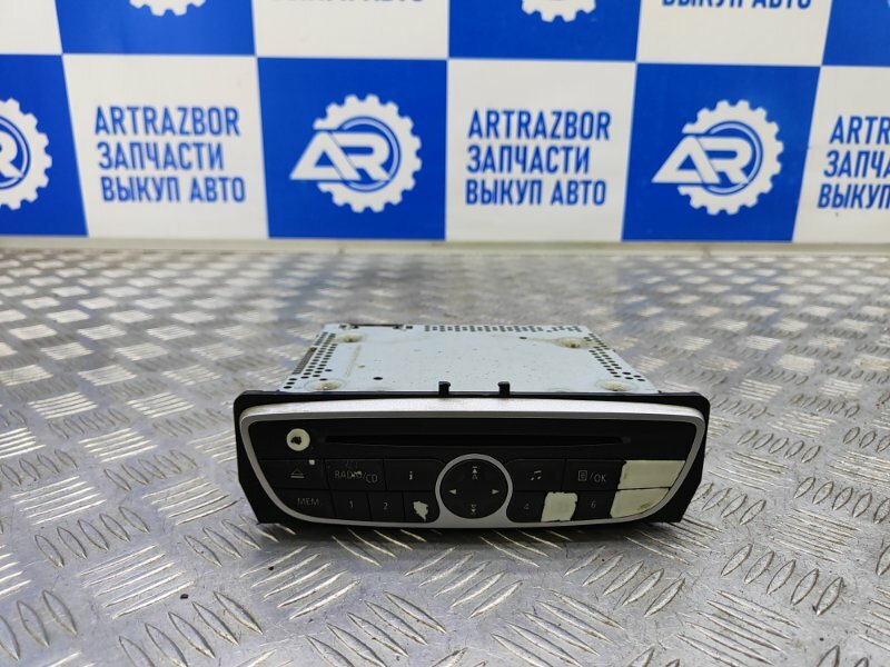 Б/У Магнитола Renault Fluence / Рено Флюэнс 1.6 K4MV838 106 Л.С 2010