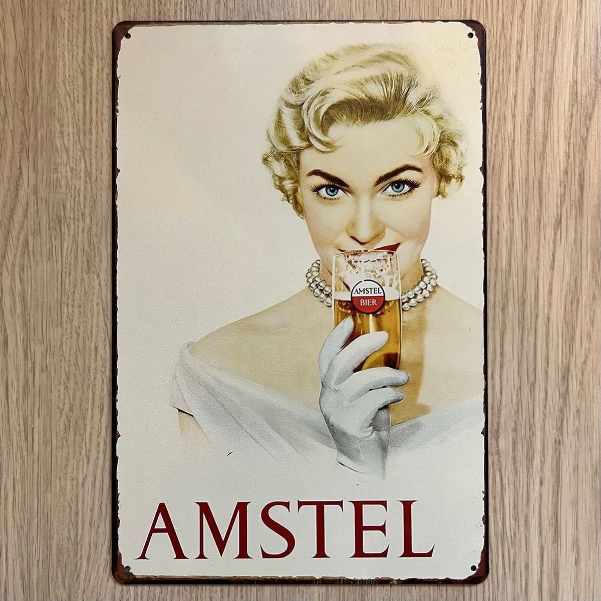 Табличка металлическая интерьерная Пиво Amstel Pin-Up Девушка Пинап