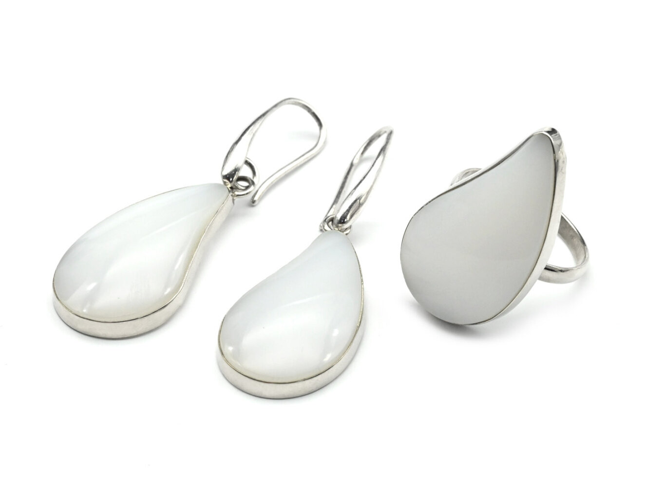 Комплект бижутерии: серьги, кольцо, кахолонг