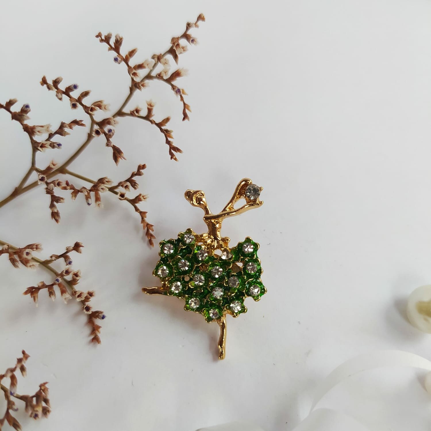 Брошь, эмаль, стразы