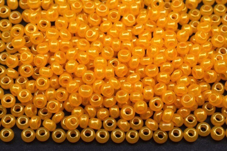 Бисер чешский PRECIOSA круглый 10/0 17383 желтый, 5 грамм