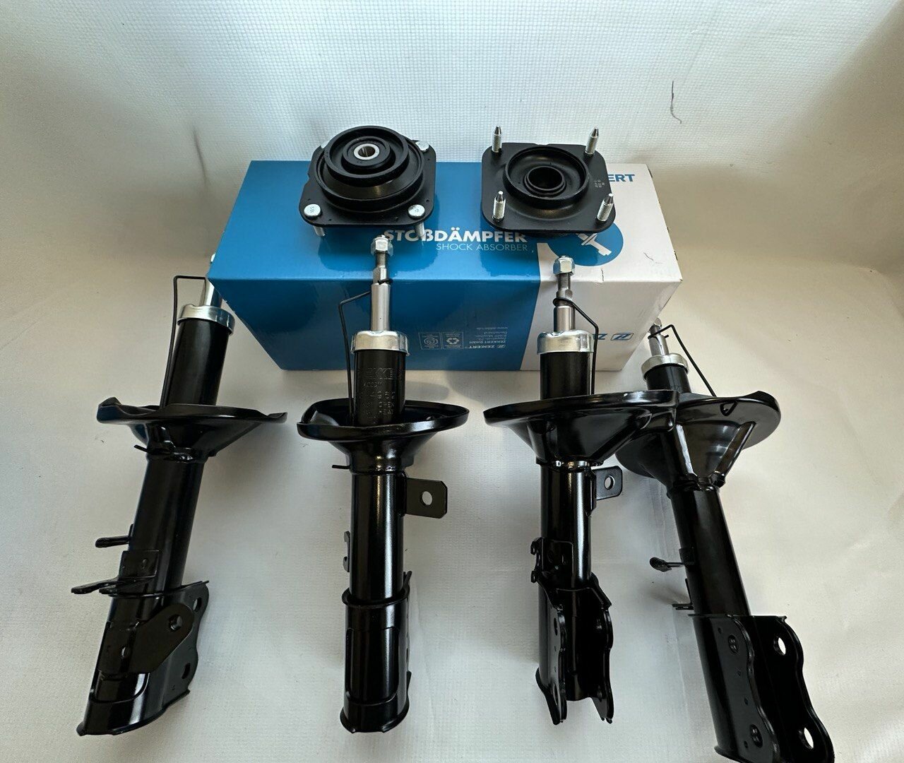 Амортизаторы передние и задние Киа Спектра Kia Spectra Германия комплект с опорами