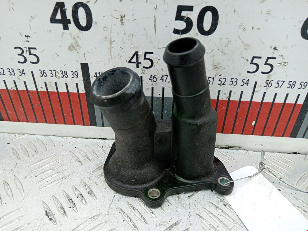 Фланец (штуцер системы охлаждения тройник) Opel Astra H арт. 2015224