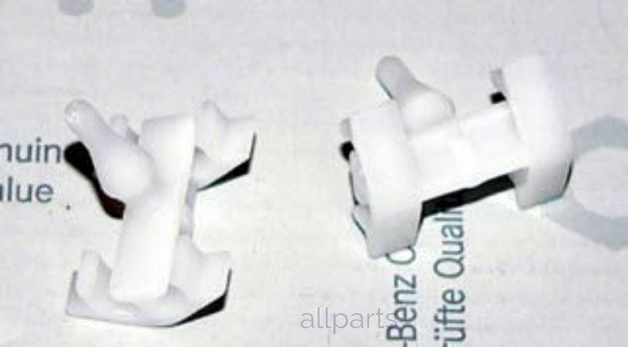 MERCEDES-BENZ A 001 988 31 81 Клипса молдинга MB W124 /для широкого молдинга MERCEDES-BENZ A 001 988 31 81