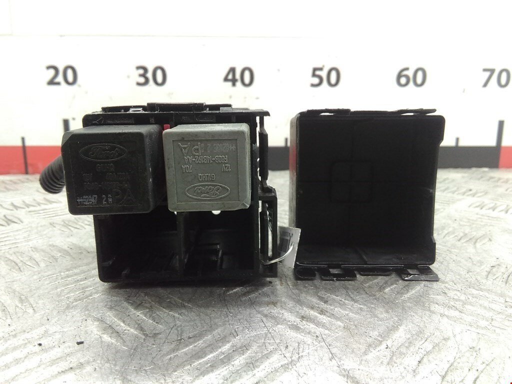 Блок реле Ford Fusion 1142883 арт. 849220