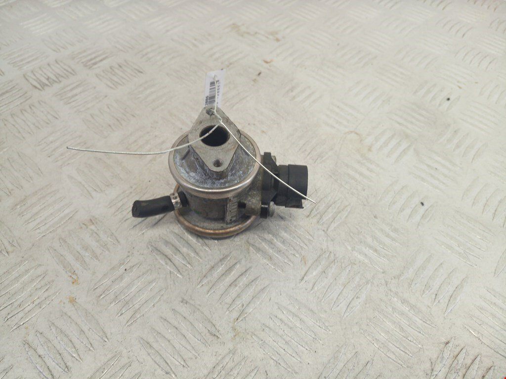 Клапан ЕГР EGR Skoda Octavia 1U 06A131102H арт. 812886