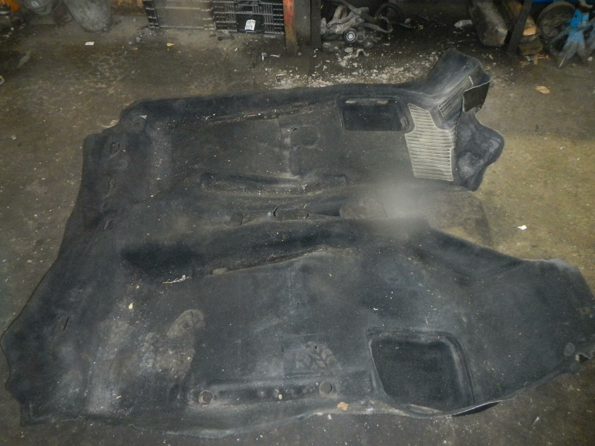 Б/У Покрытие напольное (ковролин), Renault (Рено)-MEGANE II (02-09) RENAULT MEGANE II (02-09) Грязное. 483422 RENAULT ар...