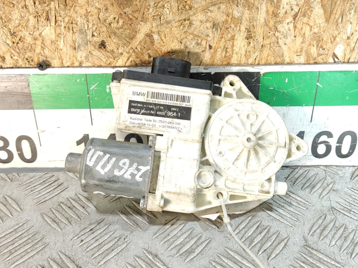 Моторчик стеклоподъемника правый передний BMW X3 2004-2010 67626925964