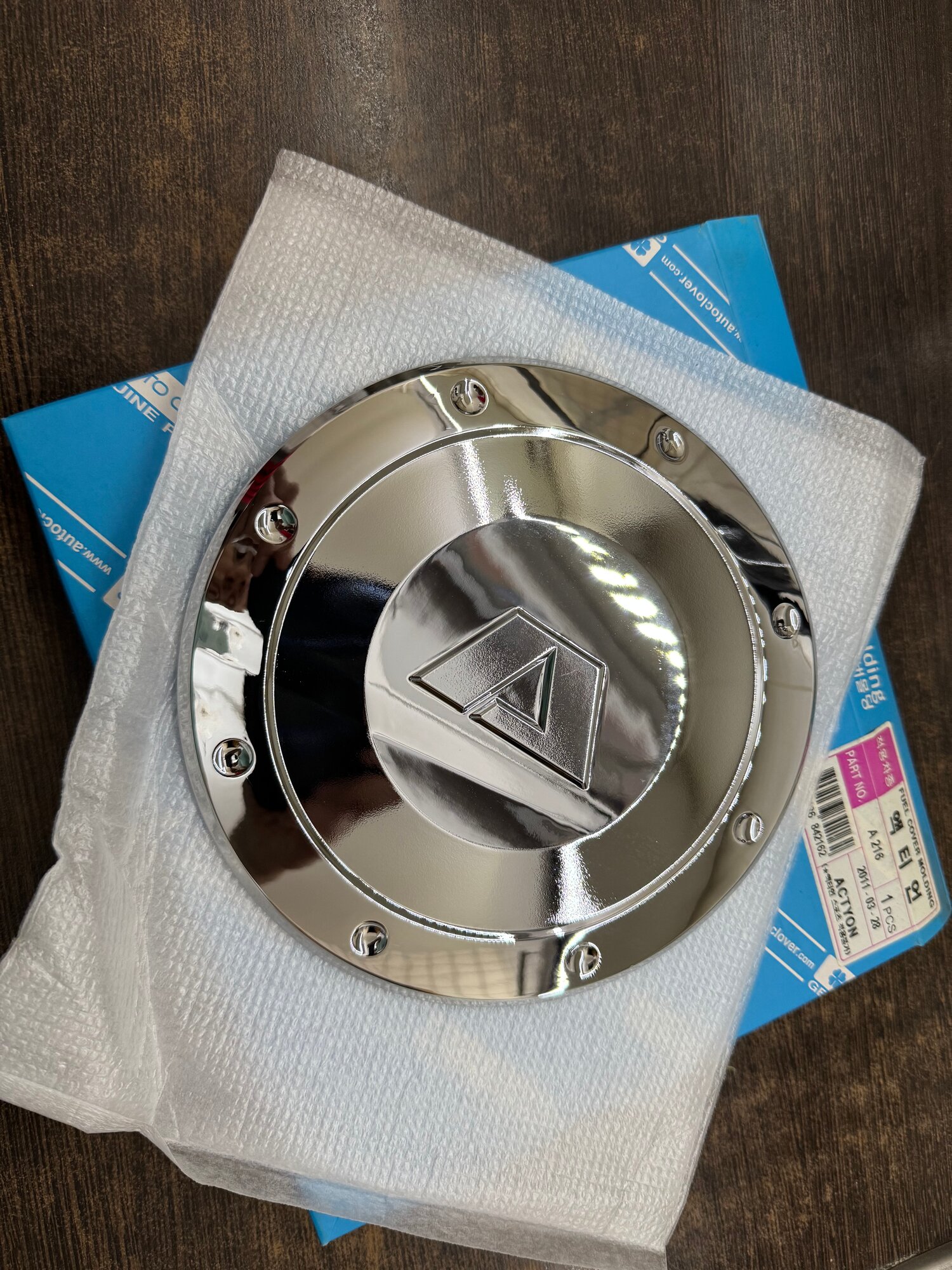 Ssang Yong Actyon 2005 г хром накладка на лючок бензобака Auto Clover