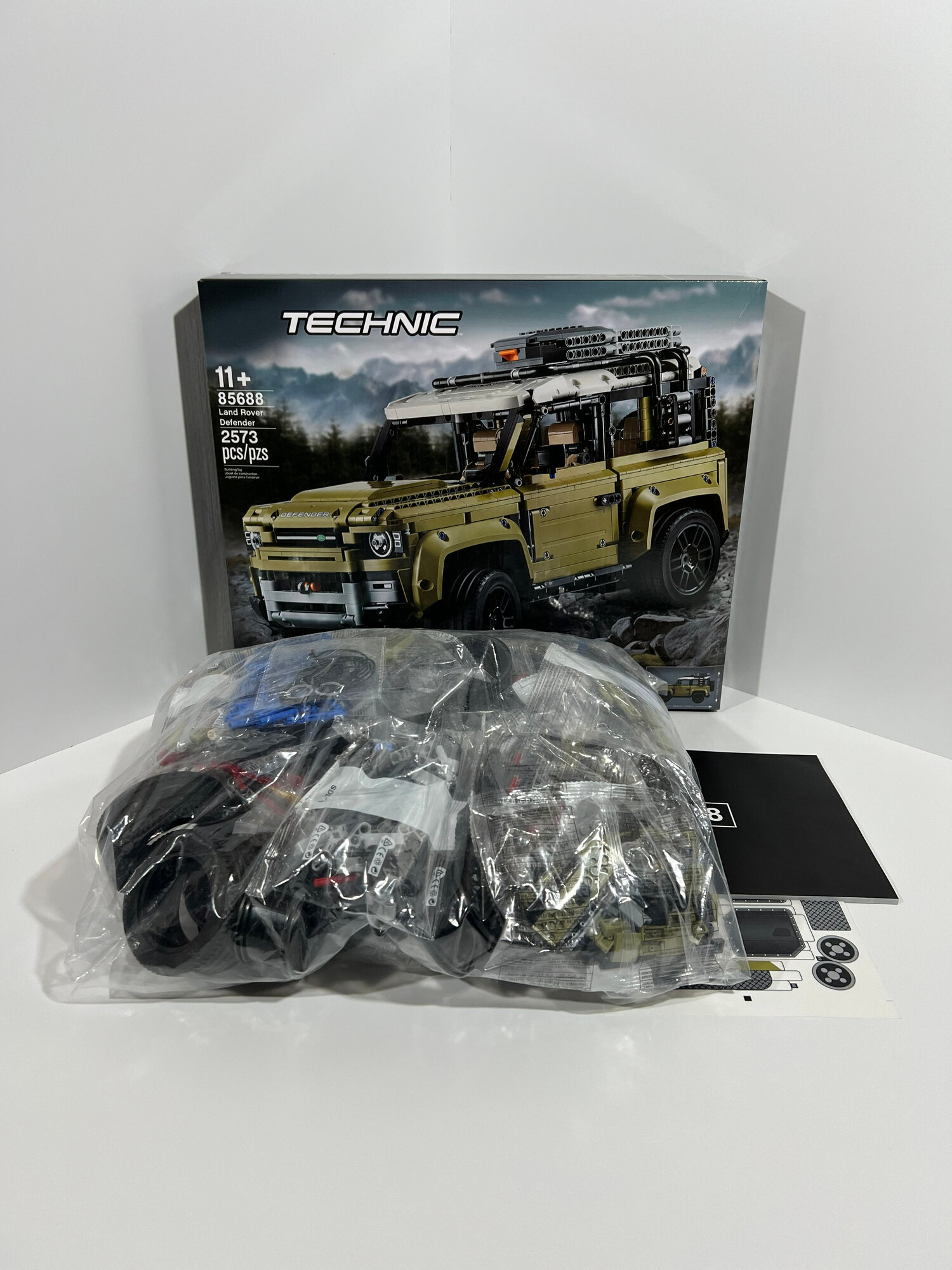 Конструктор Техник Land Rover Defender / Technic / 2573 детали