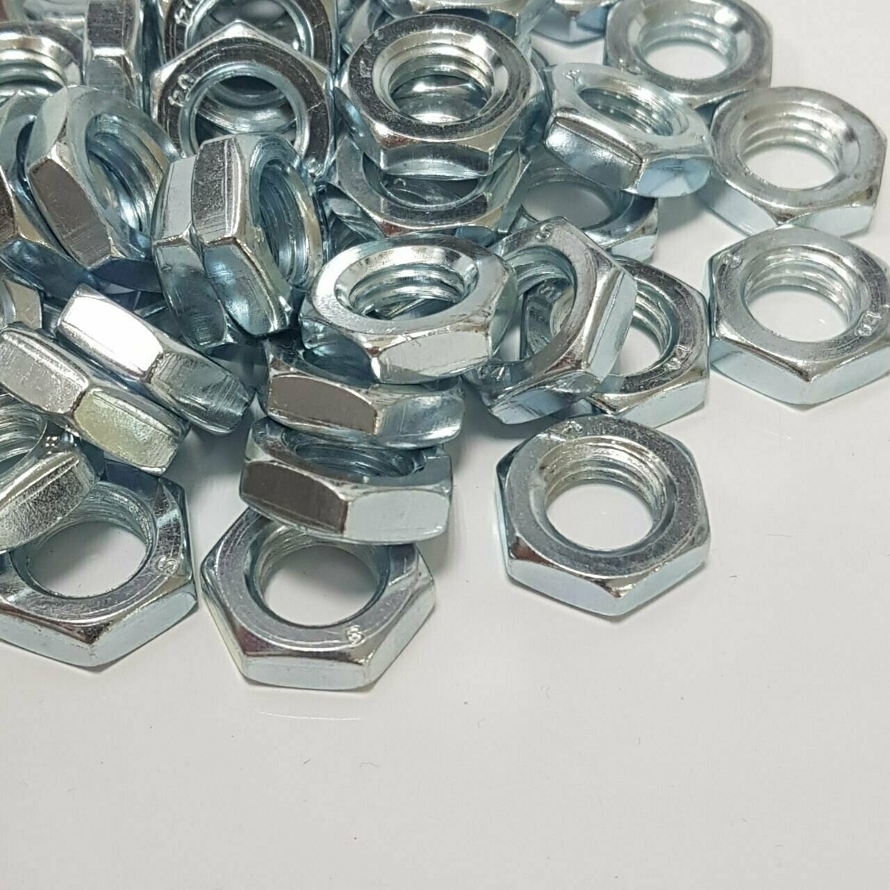 Гайка низкая М6 DIN 439 оцинкованная "МастерБолтиков" (25 шт)