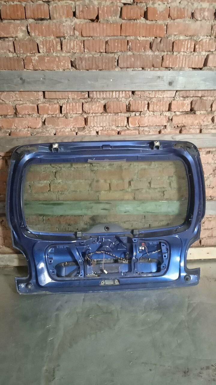 Крышка багажника со стеклом Peugeot 206 1999