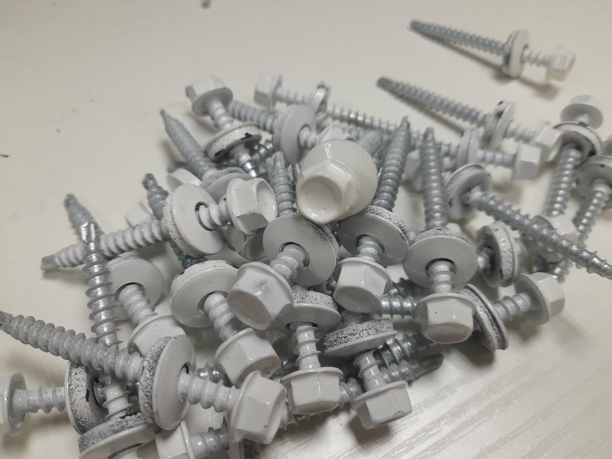 Кровельный саморез накрепко 4,8х50 белый RAL 9003, 30 шт. 204752