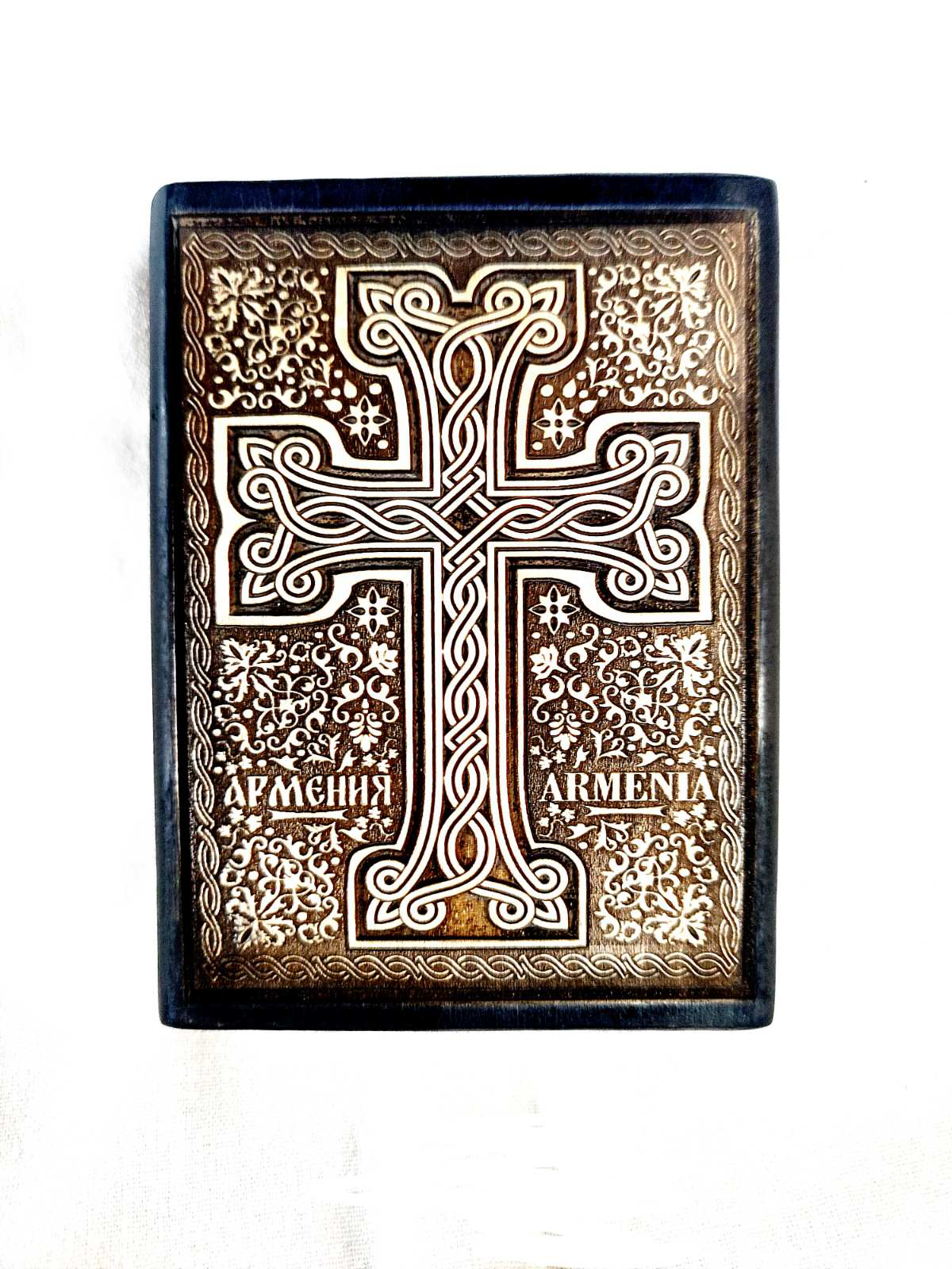 Хач армянский, в стиле Хачкар