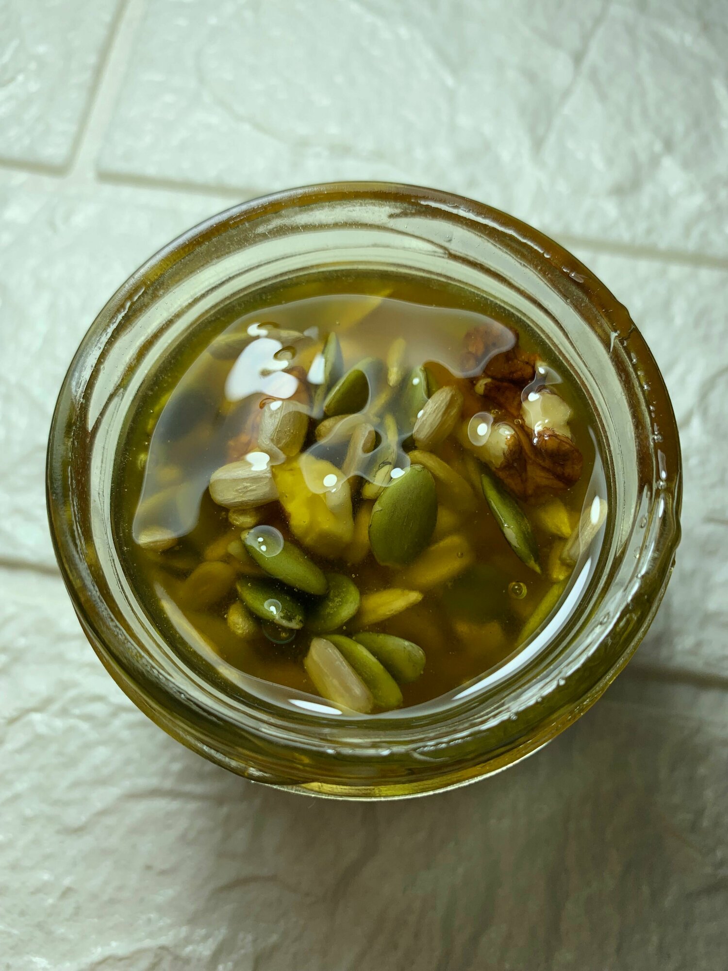 Смесь орехов грецких, подсолнух и тыквенная семечка в меду натуральном с пасеки личного подсобного хозяйства Путенцова подарок мужчине папе маме женщине подруге воспитателю учителю, 130 г