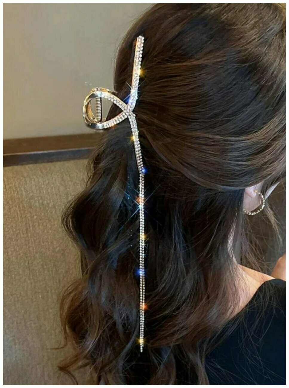 Заколка-краб. Петля усиленная со стразами и подвесками. Цвет золото